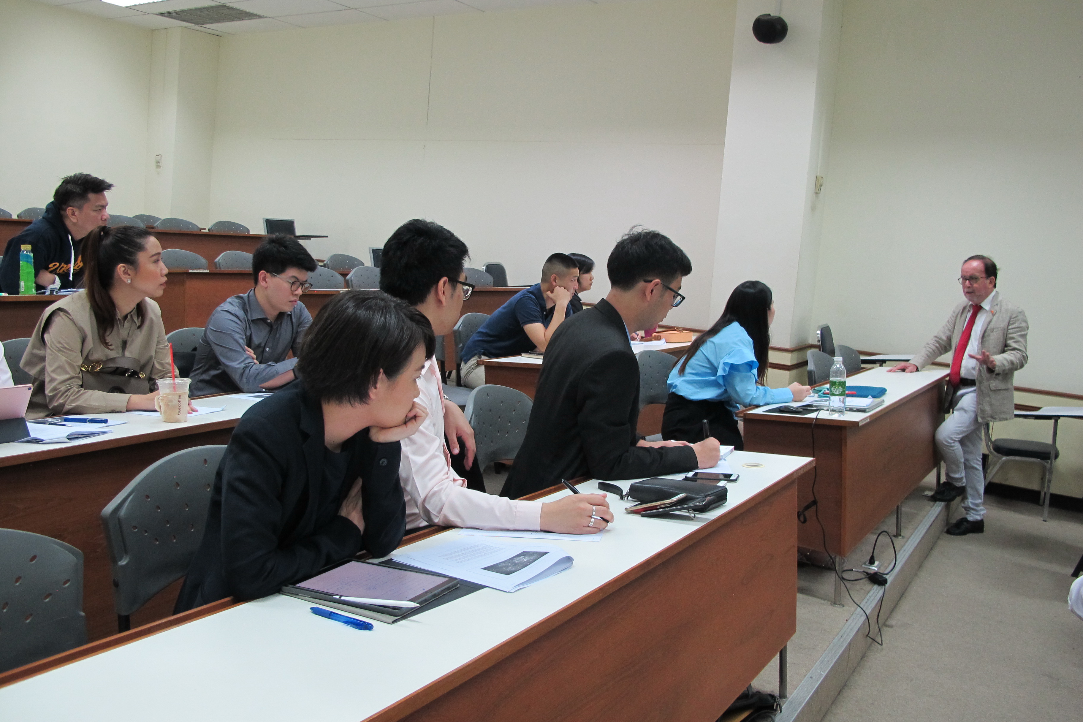 "Tomorrows Lawyers, or Robots with Big Data?" การบรรยายพิเศษโดย Prof ...