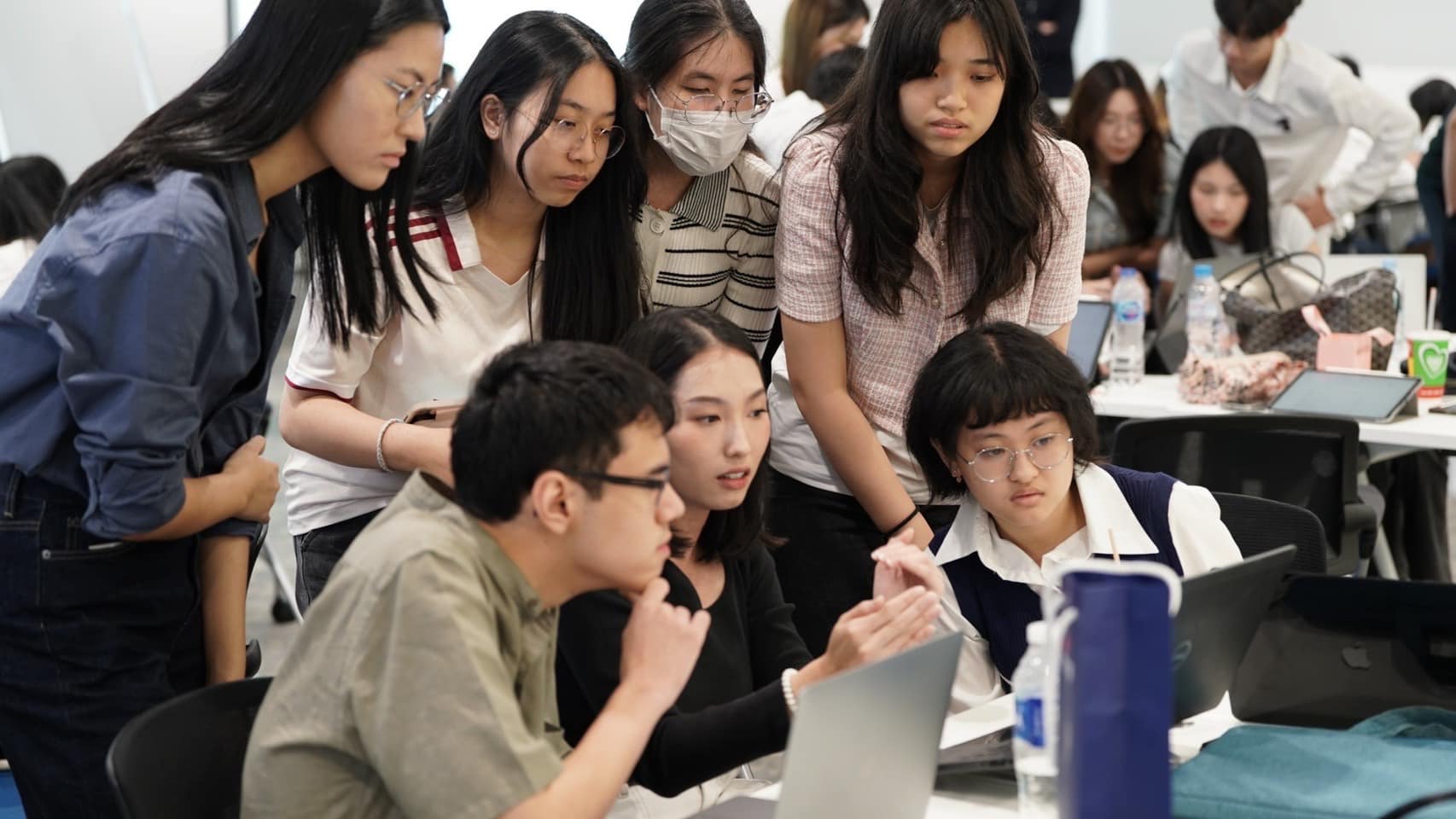 LLBel Data Science Hackathon at Lazada Thailand - คณะนิติศาสตร์ จุฬาลงกรณ์มหาวิทยาลัย